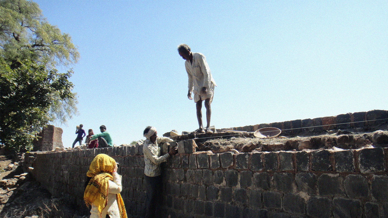 MAHIDPUR FORT - A SOCIAL DESIGN LIBRARY